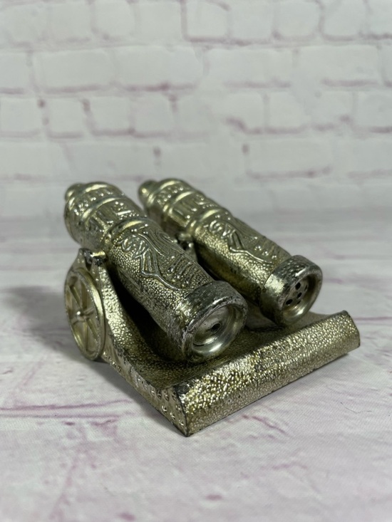 Vintage | Kitchen | Vintage Double Cannon Silver Tone Plastic Salt And ...